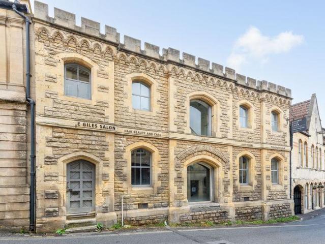 Terraced house for sale