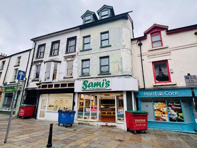 Terraced house for sale