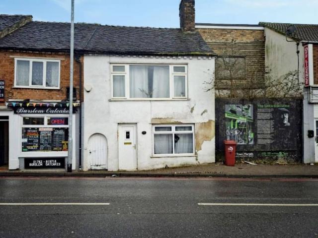 Terraced house for sale