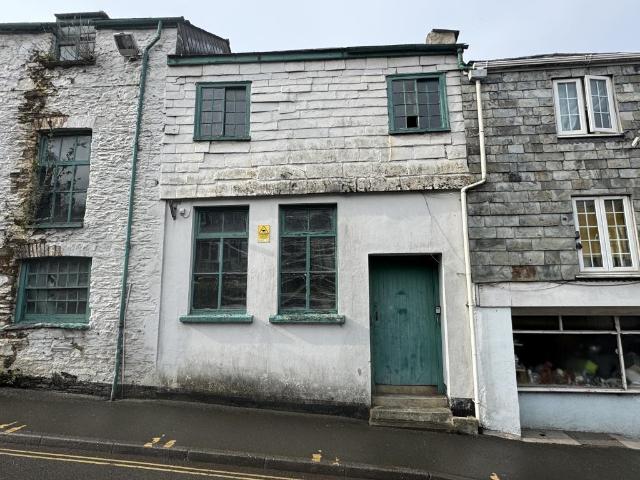 Terraced house for sale