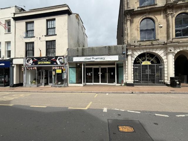 Terraced house for sale