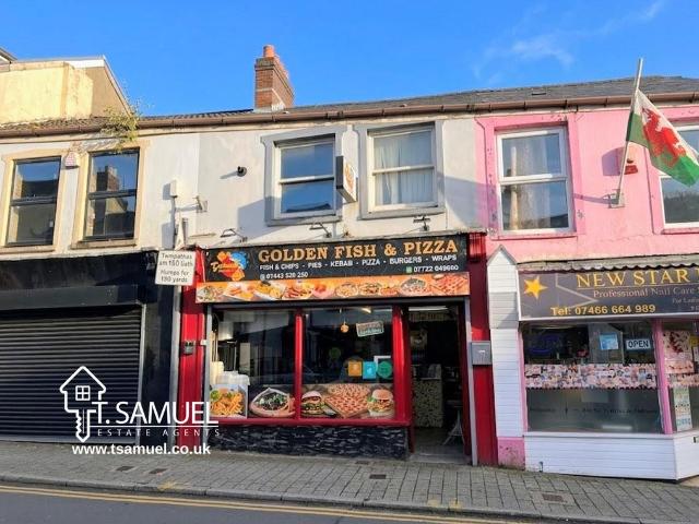 Terraced house for sale