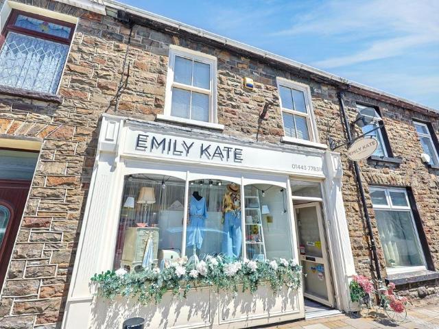 Terraced house for sale