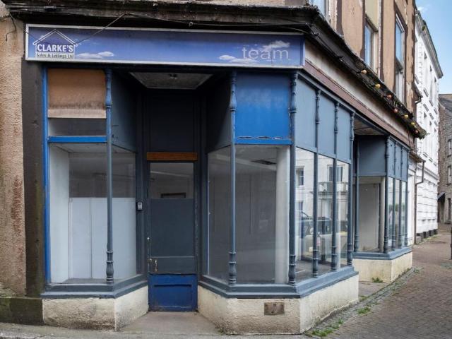 Terraced house for sale