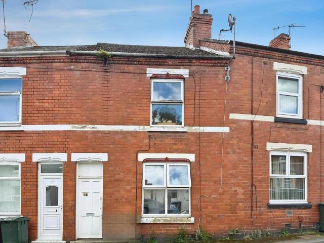 Terraced house for sale