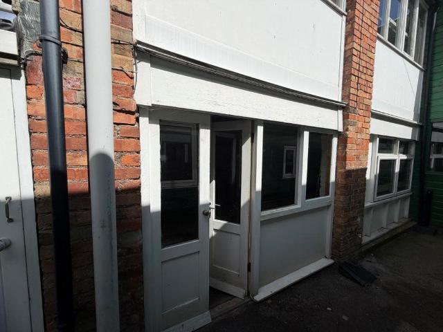 Terraced house for sale