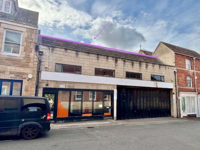 Terraced house for sale