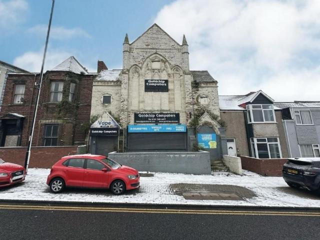 Terraced house for sale