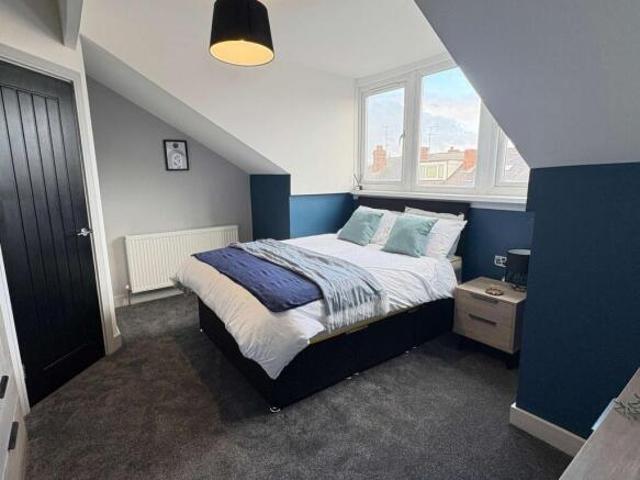 Terraced house for rent in Arthington View, LS10