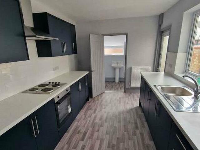 Terraced house for rent in Durban Road Grimsby DN32