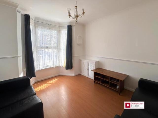 Terraced house for rent in Lindley Road, Leyton, London, E10