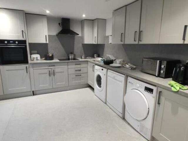 Terraced house for rent in Salisbury Road, Chatham, Kent, ME4