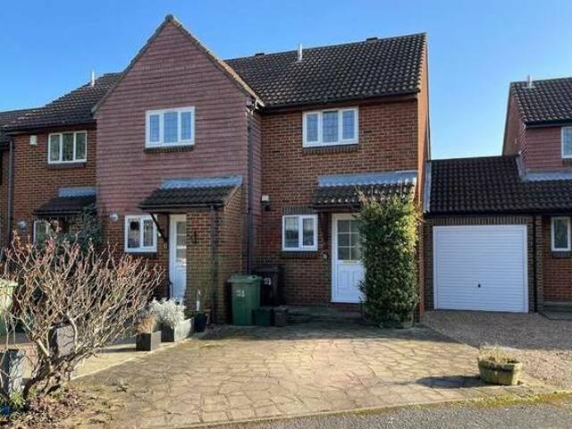 Terraced house for rent in Sutton SM13 SM1