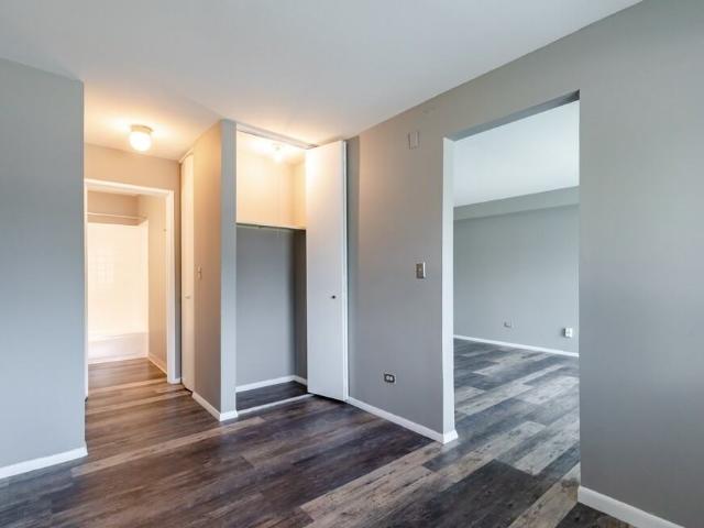 Terraces of Elk Grove 1 Bedroom Apartment for Rent at 908 Ridge Sq, Elk Grove Village, IL 60007