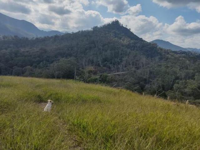 Terrena a venda com vista exuberante,ideal para construir chales