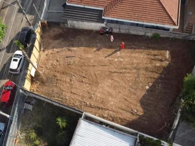 Terreno muito bem localizado na Freguesia do Ó