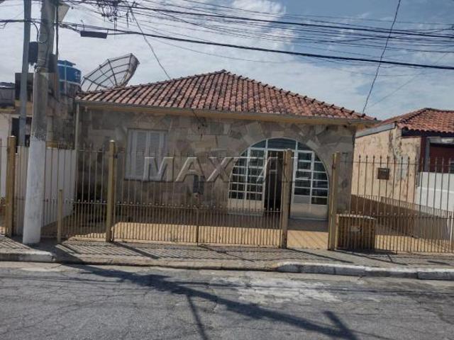 Terreno Multi familiar com 4 Casas, mais 1 Galpão, pode ser para reforma ou demolir para construir