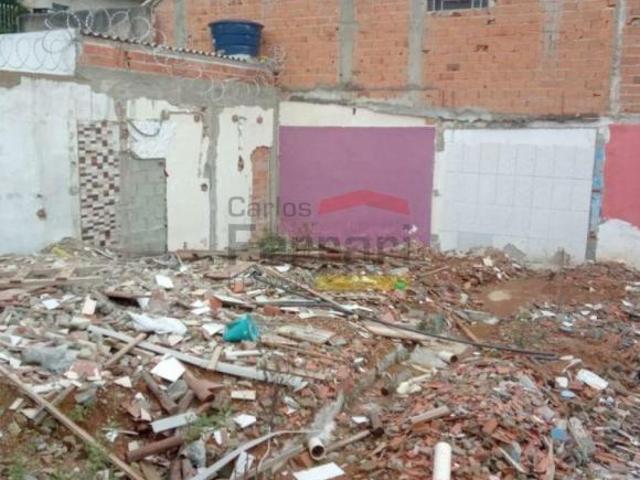 Terreno murado de esquina com 207 m2 Jd. Peri