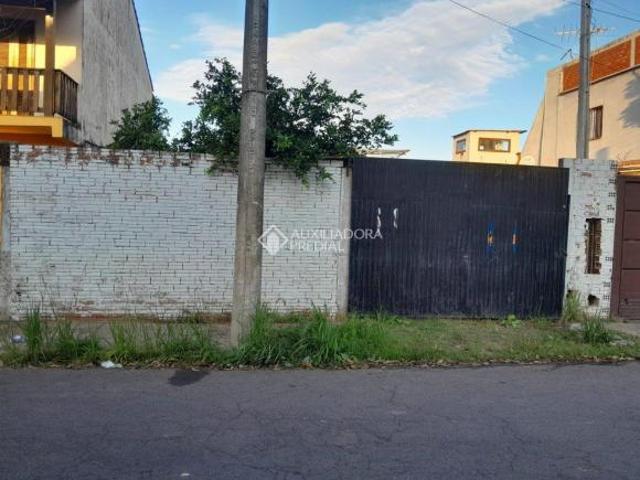 Terreno murado e aterrado no Bairro Scharlau