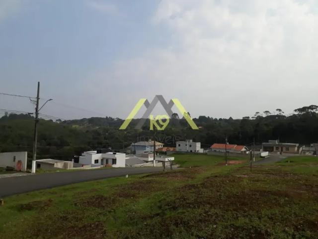 Terreno no Monte Verona medindo 667m² de área total e 305m² de área útil/privativa em Colombo