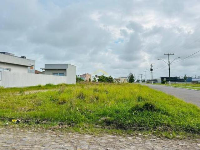 Terreno na Avenida Paraguassú à 500 metros do mar em Atlântida Sul