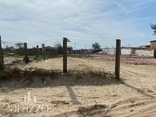 TERRENO NA BEIRA MAR DE TRAMANDAÍ