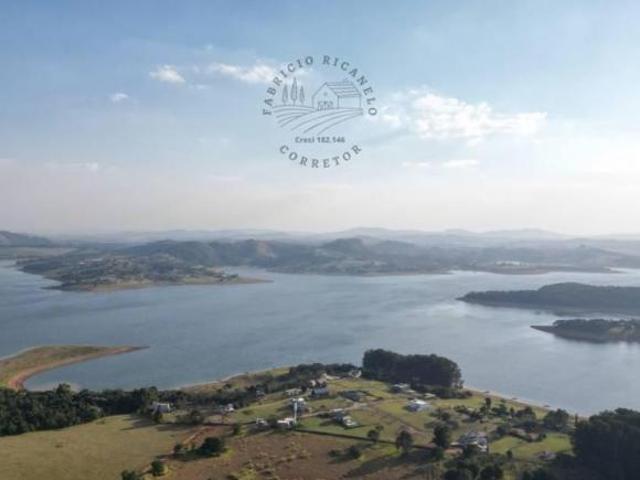 Terreno na beira da represa à venda no condomínio Paiquerê em Piracaia SP
