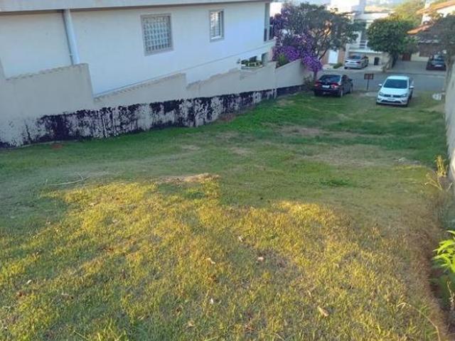 Terreno na Estrada do Fernando Nobre Cotia