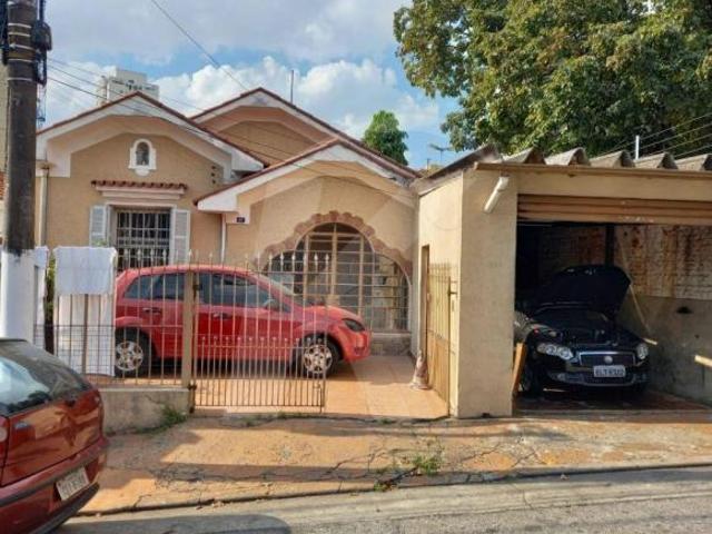 Terreno na Parada Inglesa, com casa antiga, terreno com 300 m2