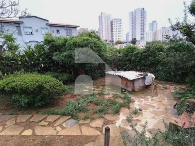 Terreno na região da Saúde