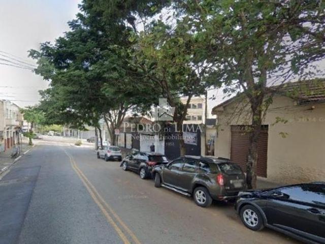 Terreno na regiaõ do Tatuapé, 154m2, com casa antiga para reformar ou demolir