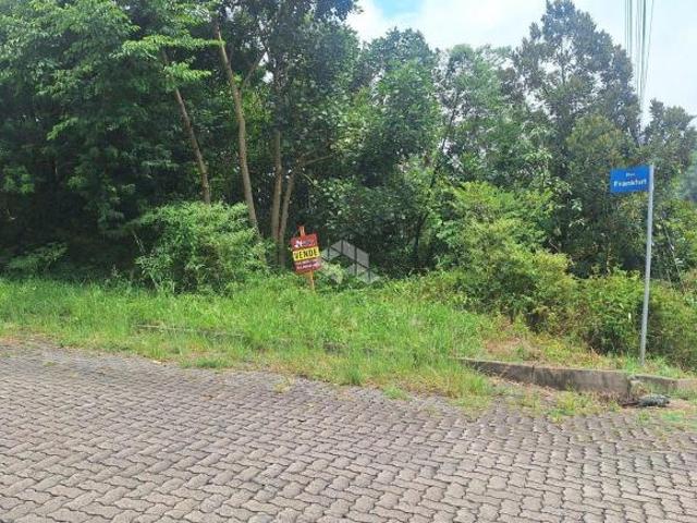 Terreno na serra gaúcha com 465 m2 em área residencial de constante valorização