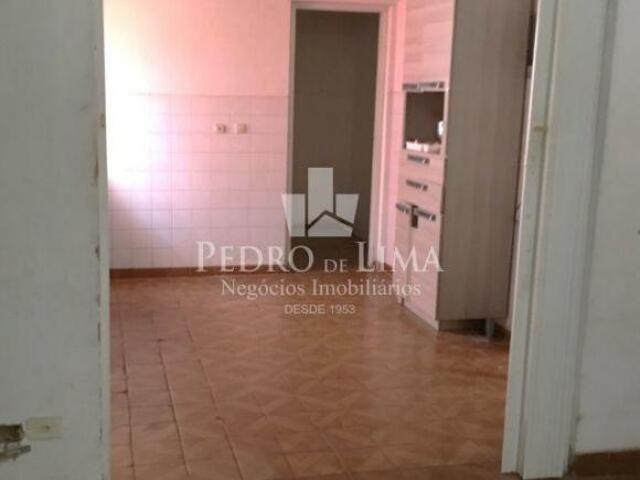 Terreno na Vila Carrão com casas no terreno