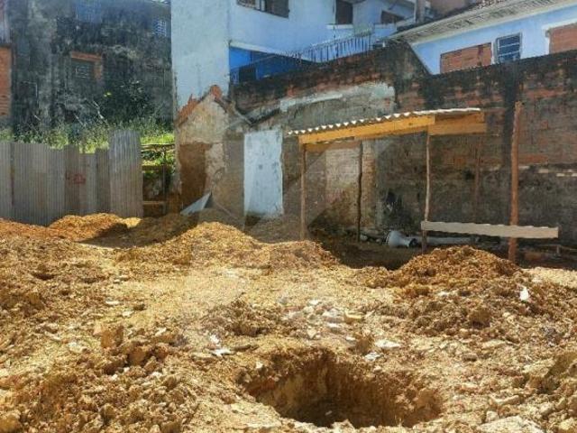 Terreno na Vila Medeiros, 187m2, Confira !