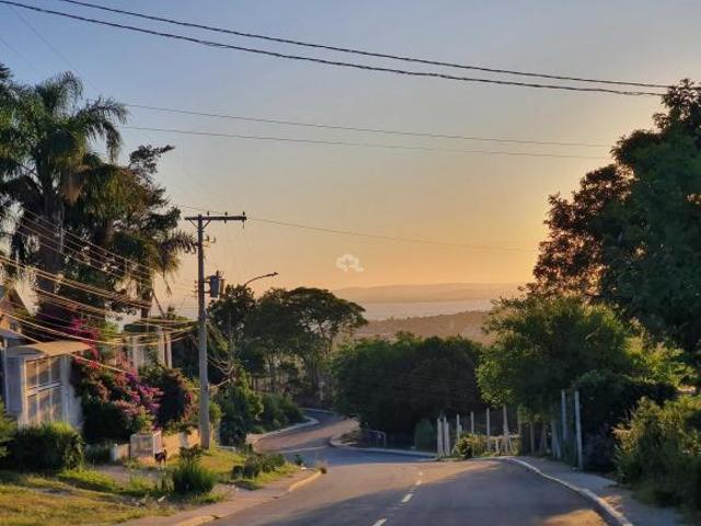 Terreno na zona sul de Porto Alegre com 594m2