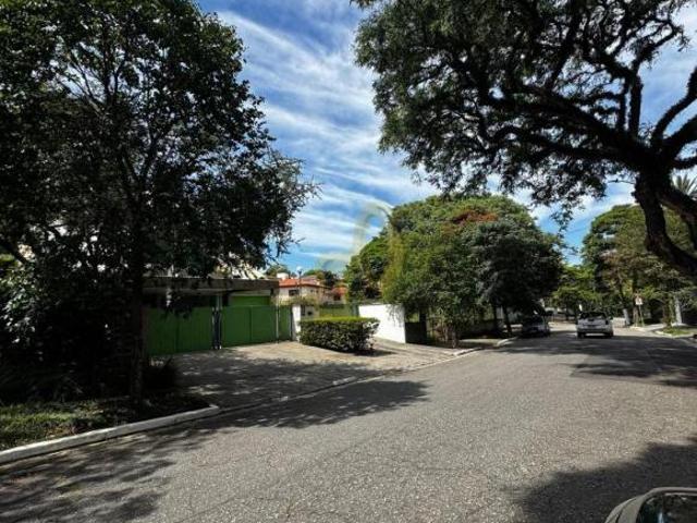 TERRENO NO BOAÇAVA PERTO A PRAÇA E AO PARQUE VILLA LOBOS