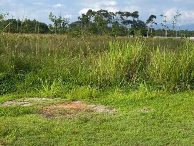 Terreno no Bougainville 5 R$ 400.000,00