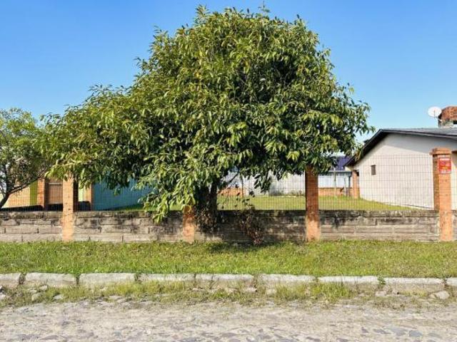 Terreno no centro da praia de Atlântida Sul