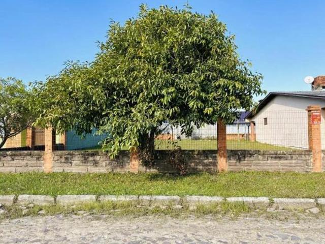 Terreno no centro da praia de Atlântida Sul