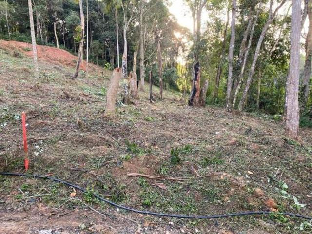 TERRENO NO CENTRO DE SÃO LOURENÇO DA SERRA, LOCAL NOBRE