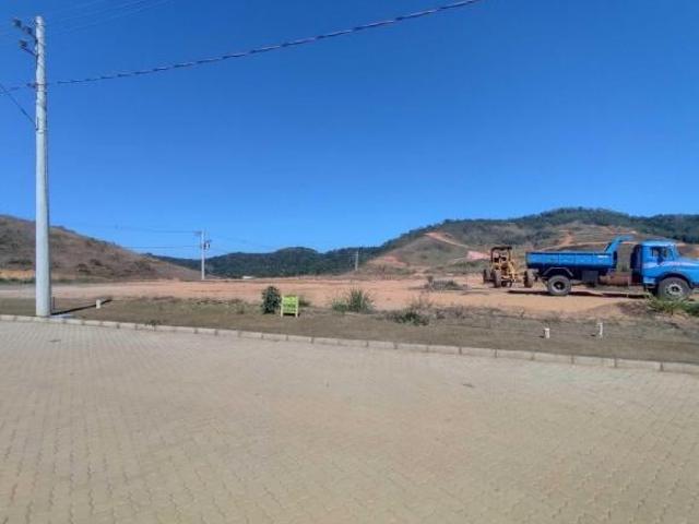 Terreno no Condomínio Reserva Ecoville com 699m² plano por R$230.000,00