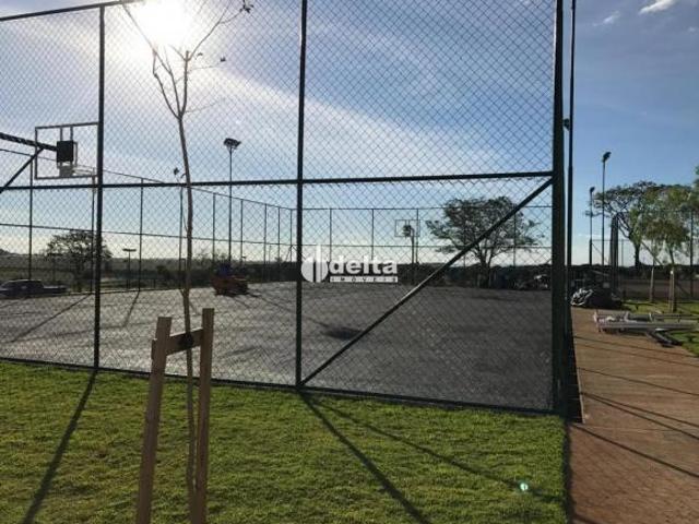 Terreno no Condomínio Alphaville I disponível para venda em Uberlândia MG