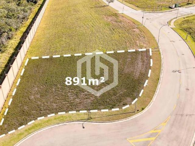 Terreno no Condomínio Alphaville Jundiaí 2 com 891m²