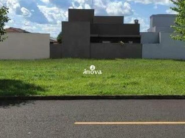 Terreno no Condomínio Estância dos Ipês