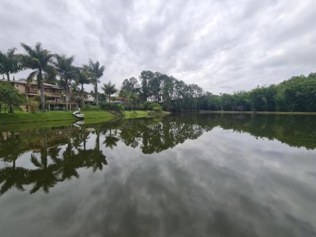 Terreno no Condomínio Estância Dos Lagos em Atibaia. São 1.000 m2 com excelente topografia e o lote