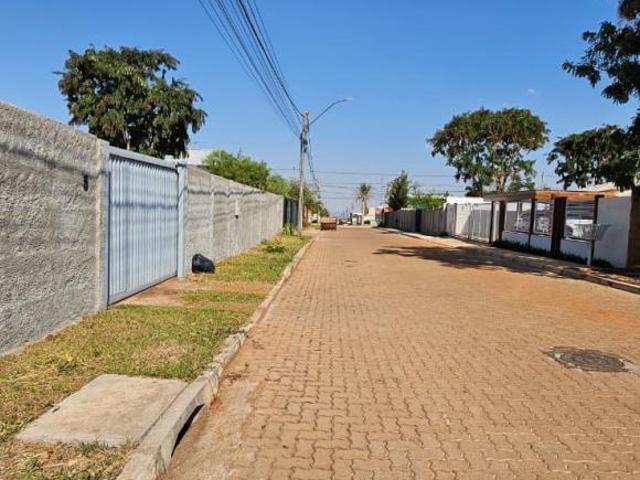 Terreno no Condomínio Estâncias Quintas da Alvorada lote murado com portão