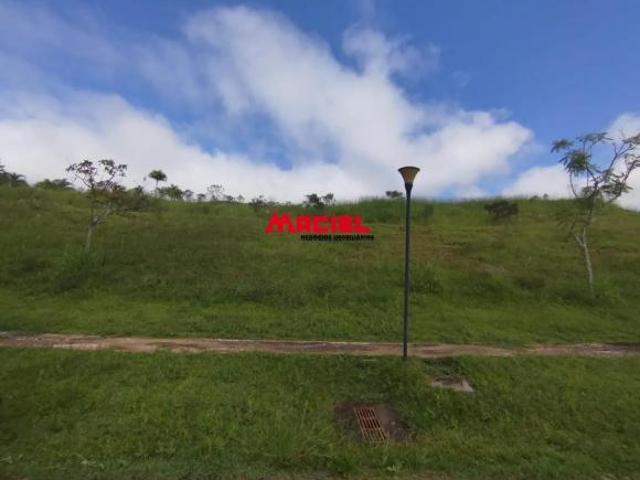 Terreno no condomínio Espelho D`água zona norte excelente topografia / quadra B / aclive