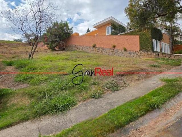 TERRENO NO CONDOMINIO JARDIM VILA PARADISO