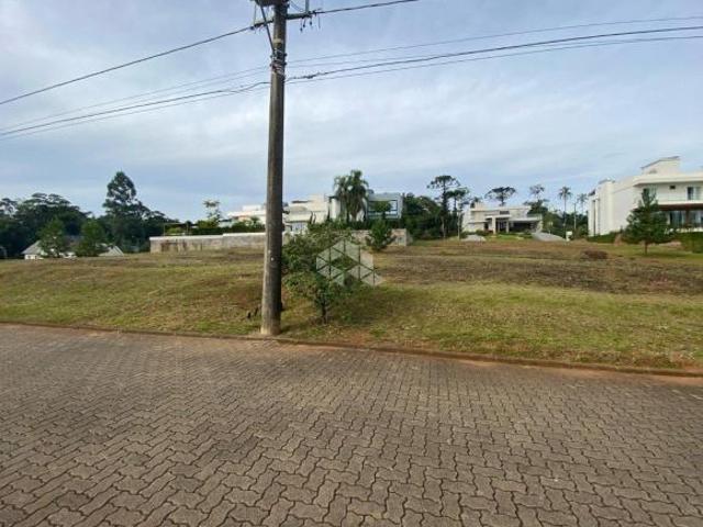 TERRENO NO CONDOMÍNIO SERRA AZUL