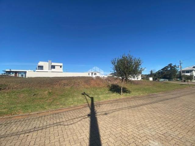 TERRENO NO CONDOMÍNIO SERRA AZUL